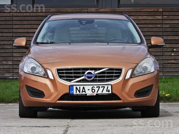 Оранжевый Вольво B60 2011 в Рига, объемом двигателя 2.00 л и пробегом 371 тыс. км за 5890 €, фото 2 на AUTOMOTO.COM.LV