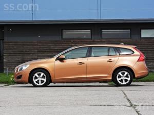 Oranžs Volvo V60 2011 Rīga, ar dzinēja tilpumu 2.00 L un nobraukumu 371 tūkst. km par 5890 €, foto 5 vietnē AUTOMOTO.COM.LV