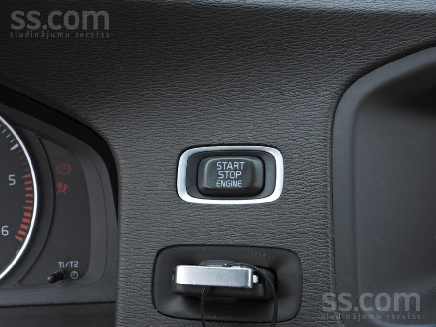 Oranžs Volvo V60 2011 Rīga, ar dzinēja tilpumu 2.00 L un nobraukumu 371 tūkst. km par 5890 €, foto 22 vietnē AUTOMOTO.COM.LV