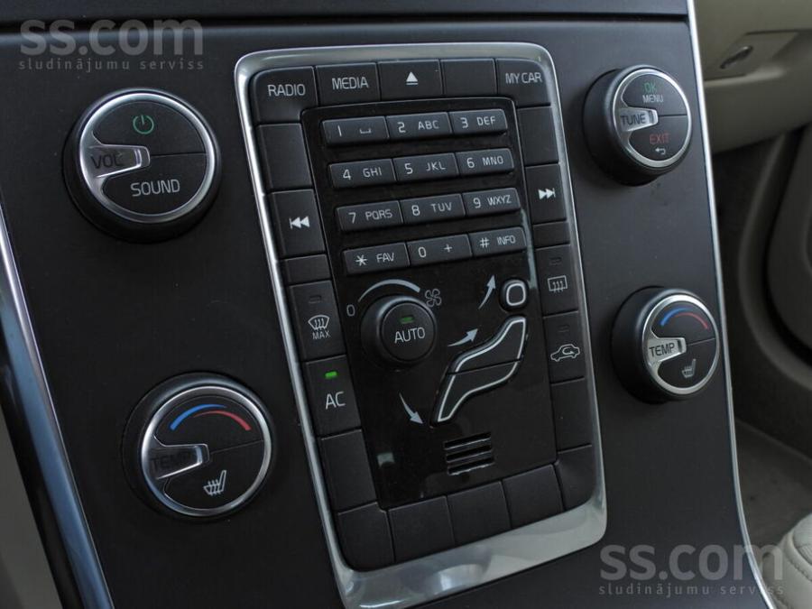 Oranžs Volvo V60 2011 Rīga, ar dzinēja tilpumu 2.00 L un nobraukumu 371 tūkst. km par 5890 €, foto 25 vietnē AUTOMOTO.COM.LV