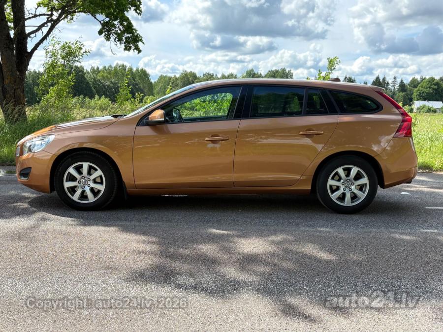 Oranžs Volvo V60 2011 Paide, ar dzinēja tilpumu 1.60 L un nobraukumu 313 tūkst. km par 5690 €, foto 8 vietnē AUTOMOTO.COM.LV