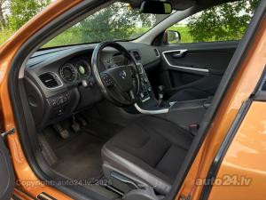Oranžs Volvo V60 2011 Paide, ar dzinēja tilpumu 1.60 L un nobraukumu 313 tūkst. km par 5690 €, foto 13 vietnē AUTOMOTO.COM.LV
