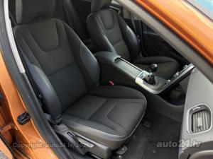 Oranžs Volvo V60 2011 Paide, ar dzinēja tilpumu 1.60 L un nobraukumu 313 tūkst. km par 5690 €, foto 20 vietnē AUTOMOTO.COM.LV