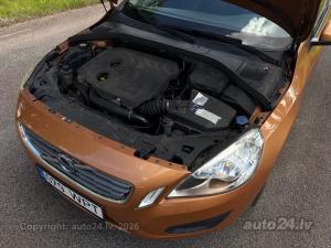 Oranžs Volvo V60 2011 Paide, ar dzinēja tilpumu 1.60 L un nobraukumu 313 tūkst. km par 5690 €, foto 26 vietnē AUTOMOTO.COM.LV