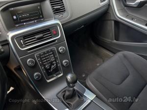 Oranžs Volvo V60 2011 Paide, ar dzinēja tilpumu 1.60 L un nobraukumu 313 tūkst. km par 5690 €, foto 28 vietnē AUTOMOTO.COM.LV