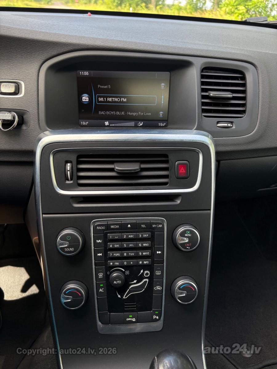 Oranžs Volvo V60 2011 Paide, ar dzinēja tilpumu 1.60 L un nobraukumu 313 tūkst. km par 5690 €, foto 29 vietnē AUTOMOTO.COM.LV