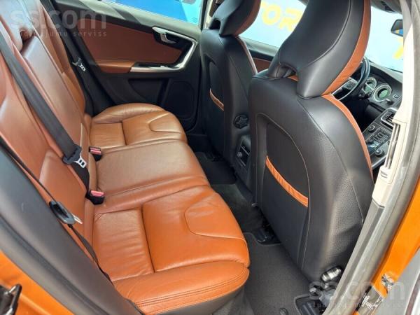 Orange Volvo V60 2011 in Riga, with an engine capacity of 2.00 L and mileage of 240 thousand km for 5950 €, photo 10 on AUTOMOTO.COM.LV