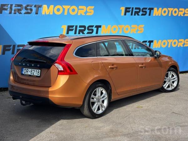 Orange Volvo V60 2011 in Riga, with an engine capacity of 2.00 L and mileage of 240 thousand km for 5950 €, photo 7 on AUTOMOTO.COM.LV