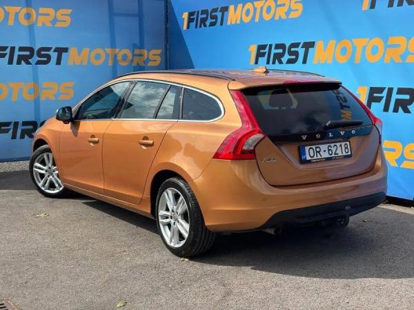 Orange Volvo V60 2011 in Riga, with an engine capacity of 2.00 L and mileage of 240 thousand km for 5950 €, photo 2 on AUTOMOTO.COM.LV