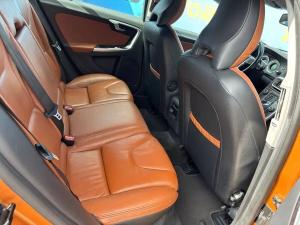 Orange Volvo V60 2011 in Riga, with an engine capacity of 2.00 L and mileage of 240 thousand km for 5950 €, photo 11 on AUTOMOTO.COM.LV