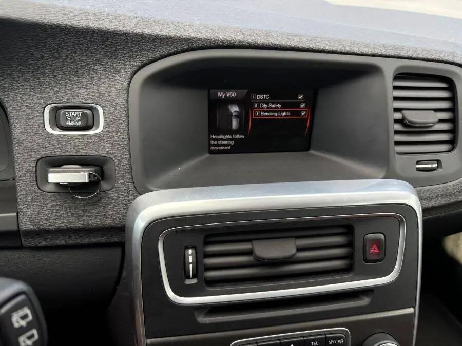 Orange Volvo V60 2011 in Riga, with an engine capacity of 2.00 L and mileage of 240 thousand km for 5950 €, photo 15 on AUTOMOTO.COM.LV
