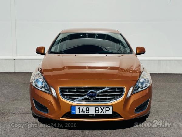 Orange Volvo V60 2012 in Tallinn, with an engine capacity of 2.00 L and mileage of 318 thousand km for 6390 €, photo 3 on AUTOMOTO.COM.LV