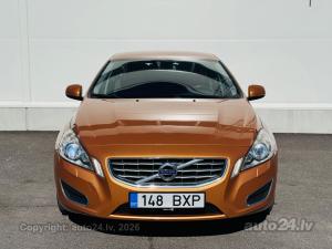 Orange Volvo V60 2012 in Tallinn, with an engine capacity of 2.00 L and mileage of 318 thousand km for 6390 €, photo 4 on AUTOMOTO.COM.LV