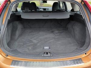 Orange Volvo V60 2012 in Riga, with an engine capacity of 2.00 L and mileage of 254 thousand km for 5500 €, photo 9 on AUTOMOTO.COM.LV