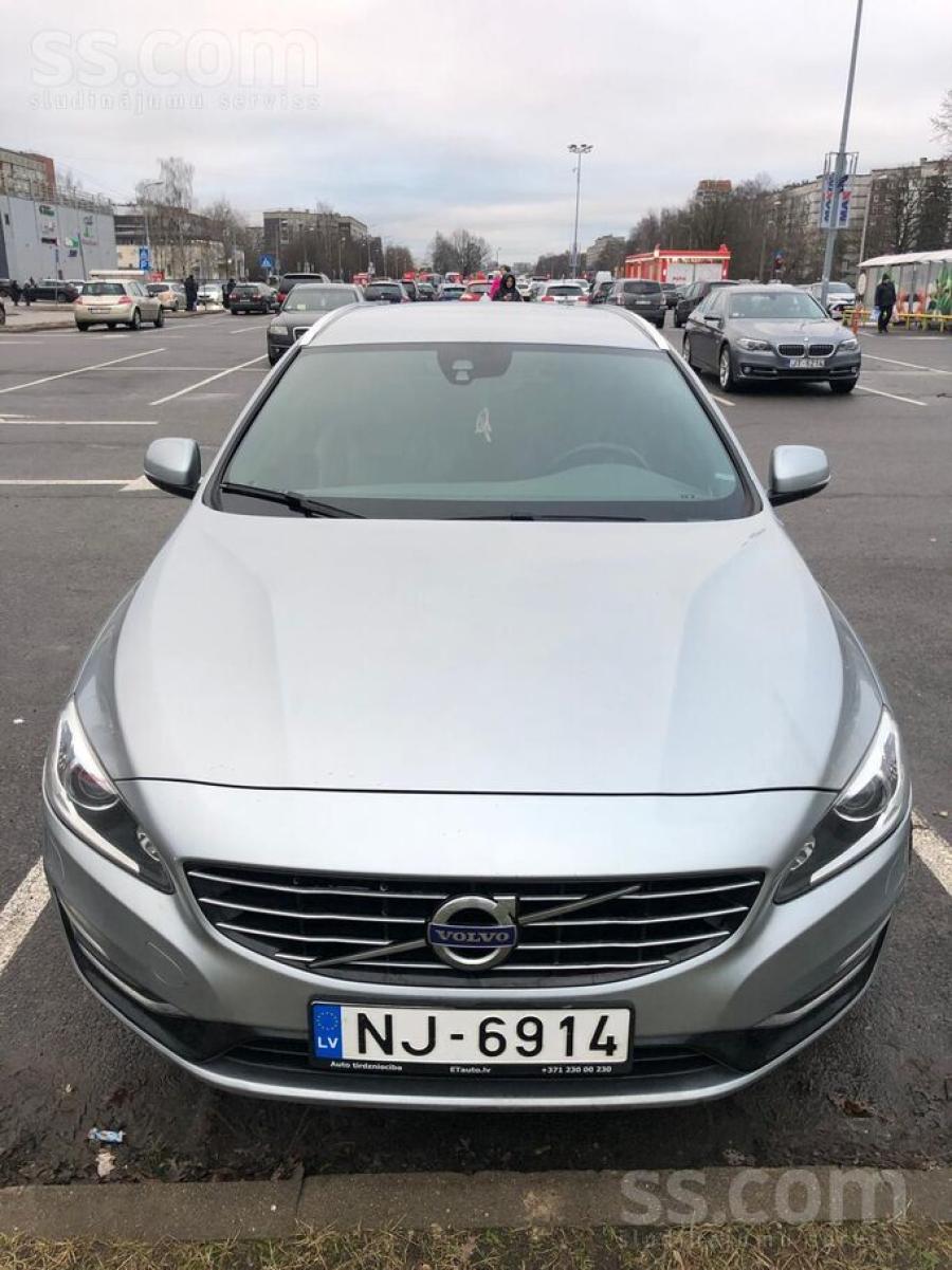 Volvo V60 2016 in Riga, with an engine capacity of 2.40 L and mileage of 299 thousand km for 14200 €, photo 4 on AUTOMOTO.COM.LV