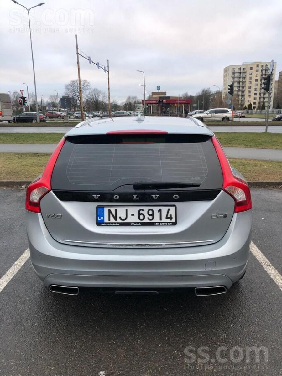 Volvo V60 2016 in Riga, with an engine capacity of 2.40 L and mileage of 299 thousand km for 14200 €, photo 9 on AUTOMOTO.COM.LV