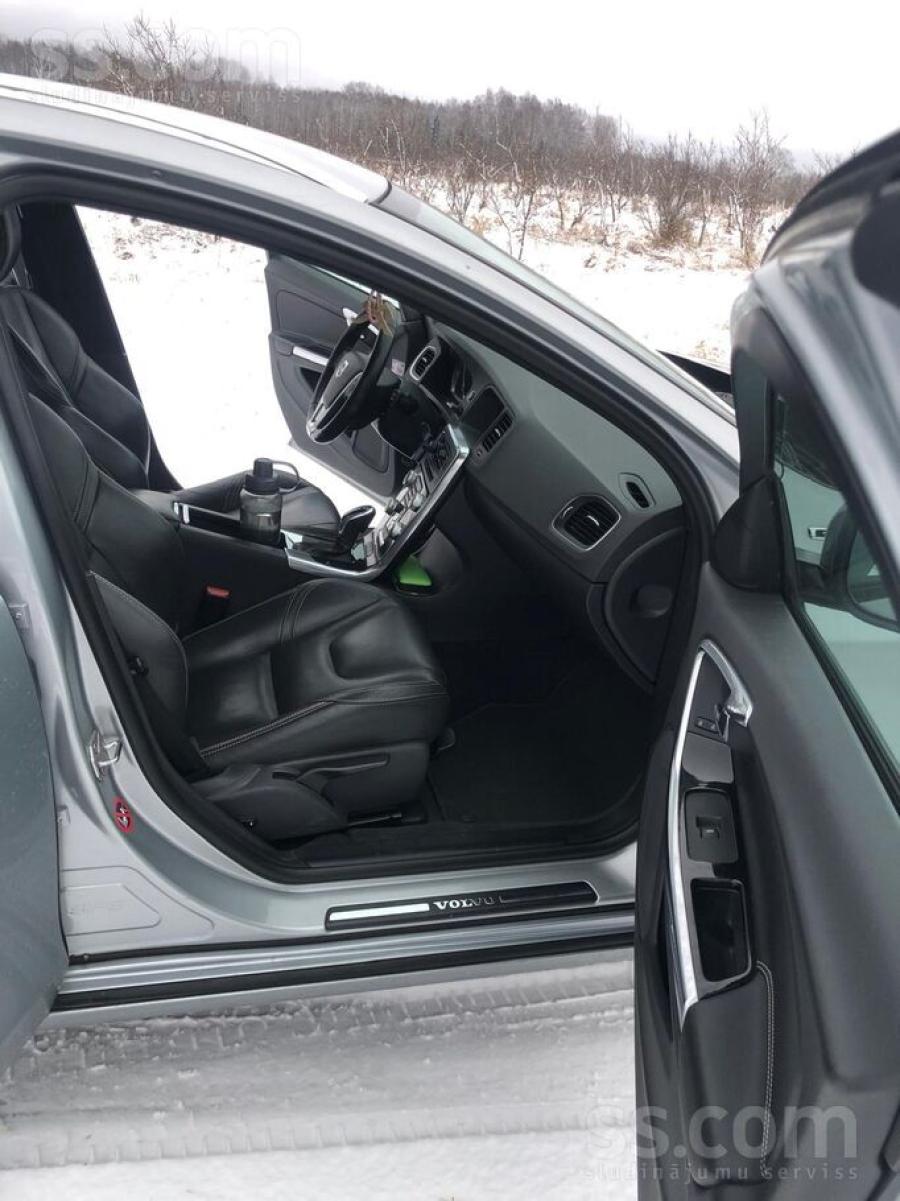 Volvo V60 2016 in Riga, with an engine capacity of 2.40 L and mileage of 299 thousand km for 14200 €, photo 16 on AUTOMOTO.COM.LV