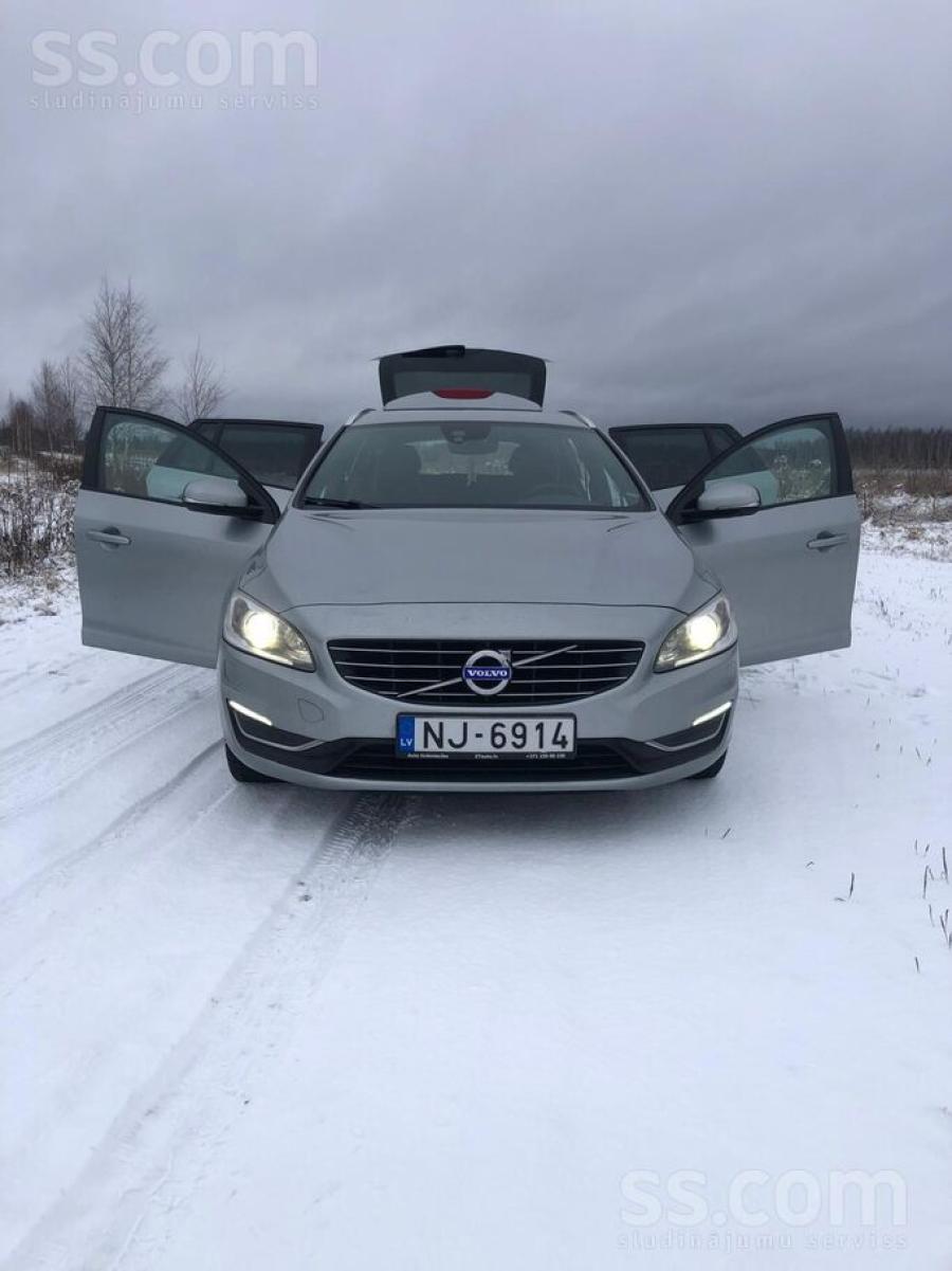 Volvo V60 2016 in Riga, with an engine capacity of 2.40 L and mileage of 299 thousand km for 14200 €, photo 18 on AUTOMOTO.COM.LV