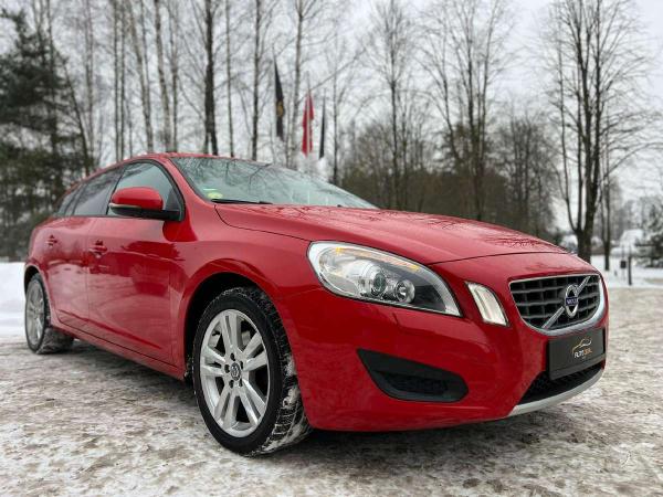 Sarkans Volvo V60 2012 Kazlų Rūda, ar dzinēja tilpumu 1.98 L un nobraukumu 261 tūkst. km par 5400 €, foto 2 vietnē AUTOMOTO.COM.LV