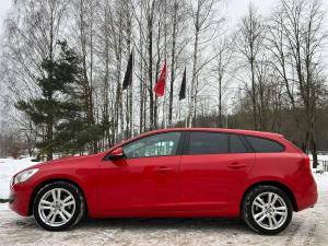 Red Volvo V60 2012 in Kazlu Ruda, with an engine capacity of 1.98 L and mileage of 261 thousand km for 5400 €, photo 11 on AUTOMOTO.COM.LV
