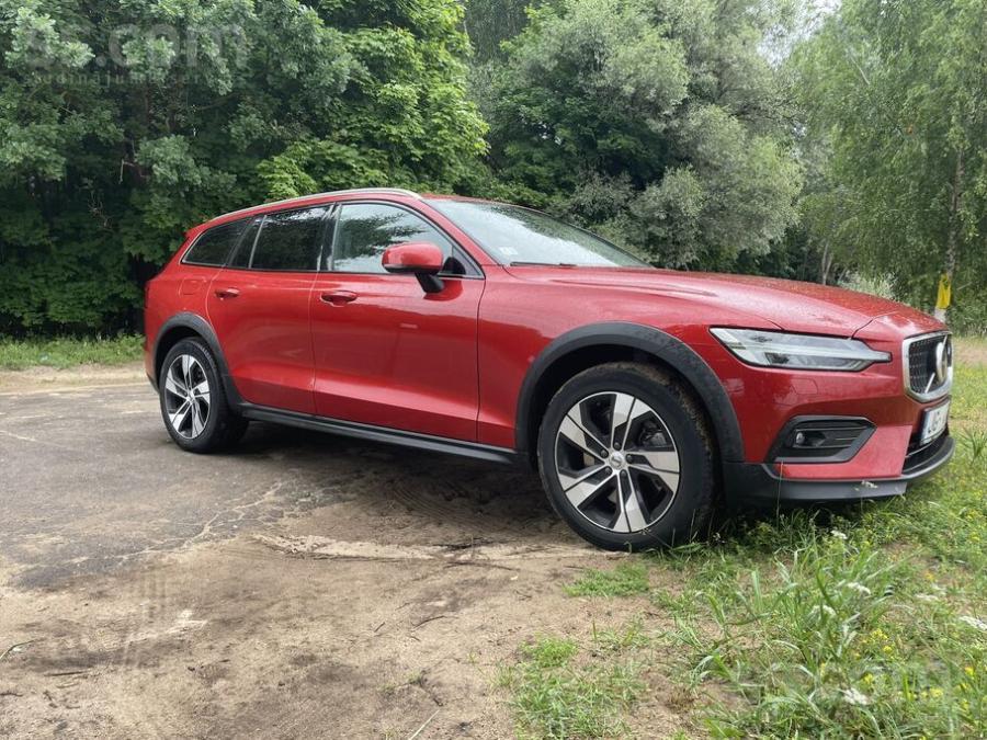 Sarkans Volvo V60 2022 Rīga, ar dzinēja tilpumu 2.00 L un nobraukumu 45 tūkst. km par 29800 €, foto 6 vietnē AUTOMOTO.COM.LV