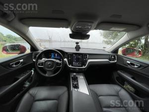 Sarkans Volvo V60 2022 Rīga, ar dzinēja tilpumu 2.00 L un nobraukumu 45 tūkst. km par 29800 €, foto 13 vietnē AUTOMOTO.COM.LV