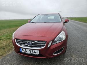 Красный Вольво B60 2011 в Елгава, объемом двигателя 1.60 л и пробегом 322 тыс. км за 4850 €, фото  на AUTOMOTO.COM.LV