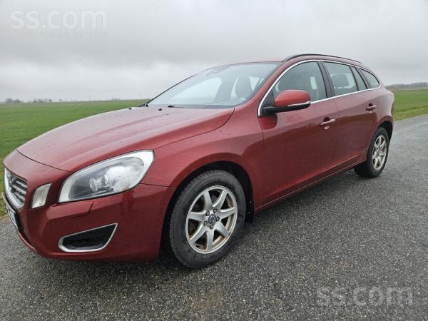 Красный Вольво B60 2011 в Елгава, объемом двигателя 1.60 л и пробегом 322 тыс. км за 4850 €, фото 2 на AUTOMOTO.COM.LV
