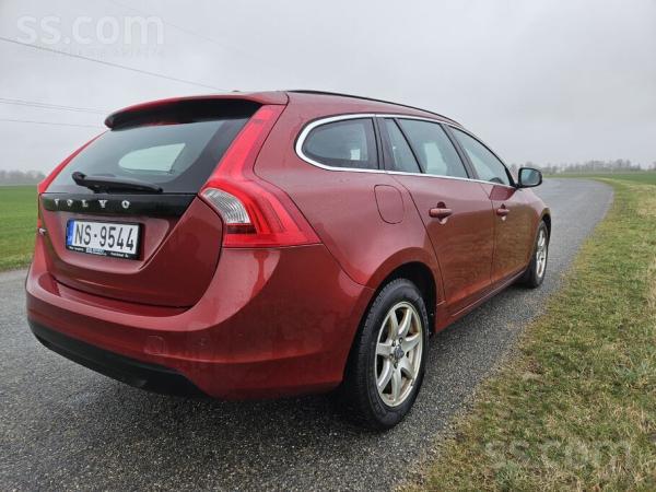Красный Вольво B60 2011 в Елгава, объемом двигателя 1.60 л и пробегом 322 тыс. км за 4850 €, фото 4 на AUTOMOTO.COM.LV