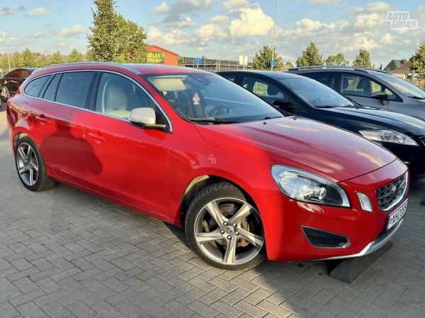 Sarkans Volvo V60 2011 Kauņa, ar dzinēja tilpumu 2.40 L un nobraukumu 330 tūkst. km par 5800 €, foto 7 vietnē AUTOMOTO.COM.LV