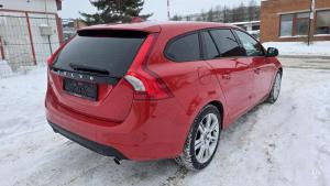 Red Volvo V60 2011 in Siauliai, with an engine capacity of 2.40 L and mileage of 293 thousand km for 5950 €, photo 5 on AUTOMOTO.COM.LV