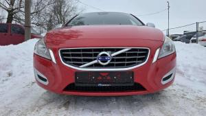 Red Volvo V60 2011 in Siauliai, with an engine capacity of 2.40 L and mileage of 293 thousand km for 5950 €, photo 8 on AUTOMOTO.COM.LV