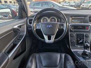 Красный Вольво B60 2011 в Лиепая, объемом двигателя 2.00 л и пробегом 294 тыс. км за 5990 €, фото 10 на AUTOMOTO.COM.LV