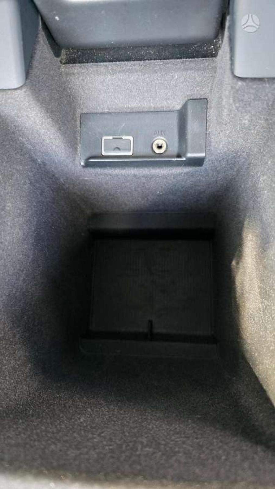 Sarkans Volvo V60 2011 Šauļi, ar dzinēja tilpumu 2.40 L un nobraukumu 294 tūkst. km par 5700 €, foto 25 vietnē AUTOMOTO.COM.LV