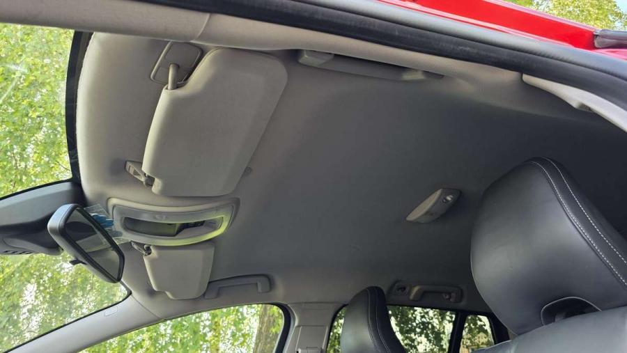 Sarkans Volvo V60 2011 Šauļi, ar dzinēja tilpumu 2.40 L un nobraukumu 294 tūkst. km par 5700 €, foto 27 vietnē AUTOMOTO.COM.LV