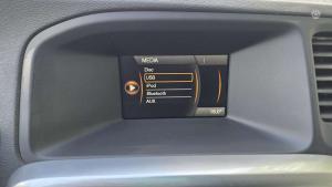 Sarkans Volvo V60 2011 Šauļi, ar dzinēja tilpumu 2.40 L un nobraukumu 294 tūkst. km par 5700 €, foto 45 vietnē AUTOMOTO.COM.LV