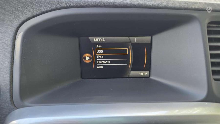 Sarkans Volvo V60 2011 Šauļi, ar dzinēja tilpumu 2.40 L un nobraukumu 294 tūkst. km par 5700 €, foto 45 vietnē AUTOMOTO.COM.LV