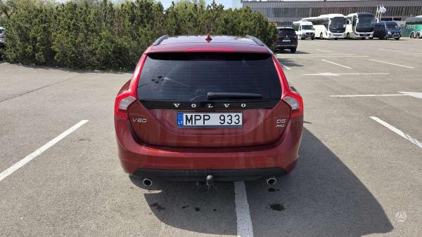 Sarkans Volvo V60 2011 Šauļi, ar dzinēja tilpumu 2.40 L un nobraukumu 450 tūkst. km par 2999 €, foto 7 vietnē AUTOMOTO.COM.LV