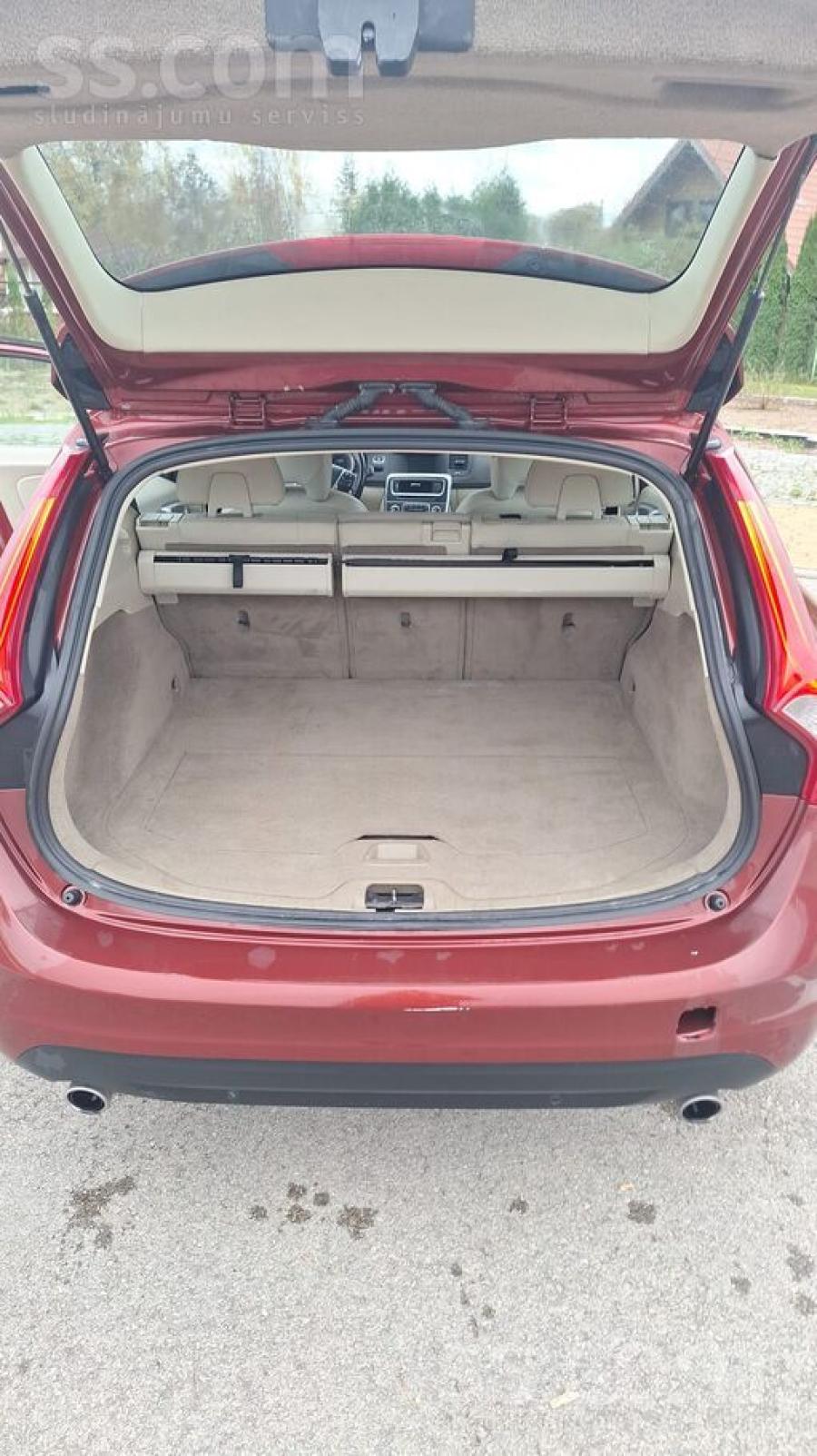 Red Volvo V60 2011 in Ogre, with an engine capacity of 2.40 L and mileage of 254 thousand km for 6150 €, photo 8 on AUTOMOTO.COM.LV
