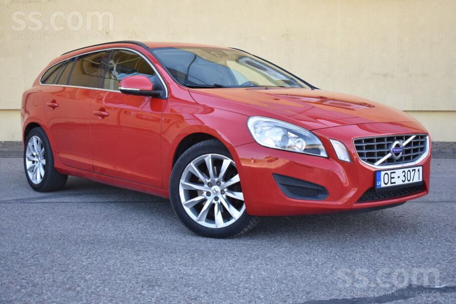 Red Volvo V60 2012 in Talsi, with an engine capacity of 2.40 L and mileage of 334 thousand km for 6900 €, photo 1 on AUTOMOTO.COM.LV