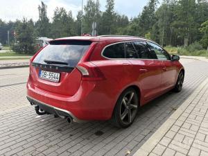 Red Volvo V60 2012 in Liepaja, with an engine capacity of 2.40 L and mileage of 473 thousand km for 6200 €, photo 2 on AUTOMOTO.COM.LV