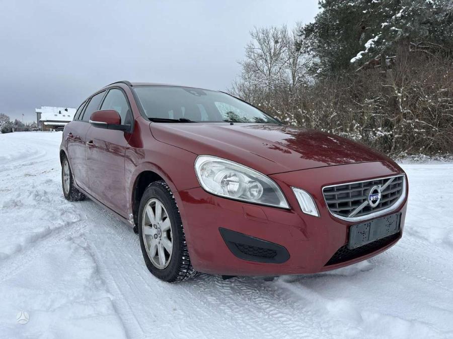 Sarkans Volvo V60 2012 Ukmergė, ar dzinēja tilpumu 1.56 L un nobraukumu 251 tūkst. km par 4990 €, foto 1 vietnē AUTOMOTO.COM.LV