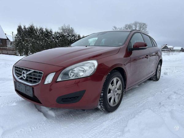 Sarkans Volvo V60 2012 Ukmergė, ar dzinēja tilpumu 1.56 L un nobraukumu 251 tūkst. km par 4990 €, foto 2 vietnē AUTOMOTO.COM.LV