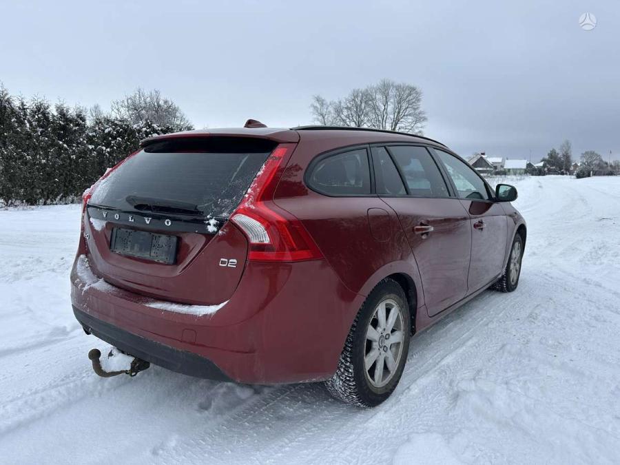 Sarkans Volvo V60 2012 Ukmergė, ar dzinēja tilpumu 1.56 L un nobraukumu 251 tūkst. km par 4990 €, foto 5 vietnē AUTOMOTO.COM.LV