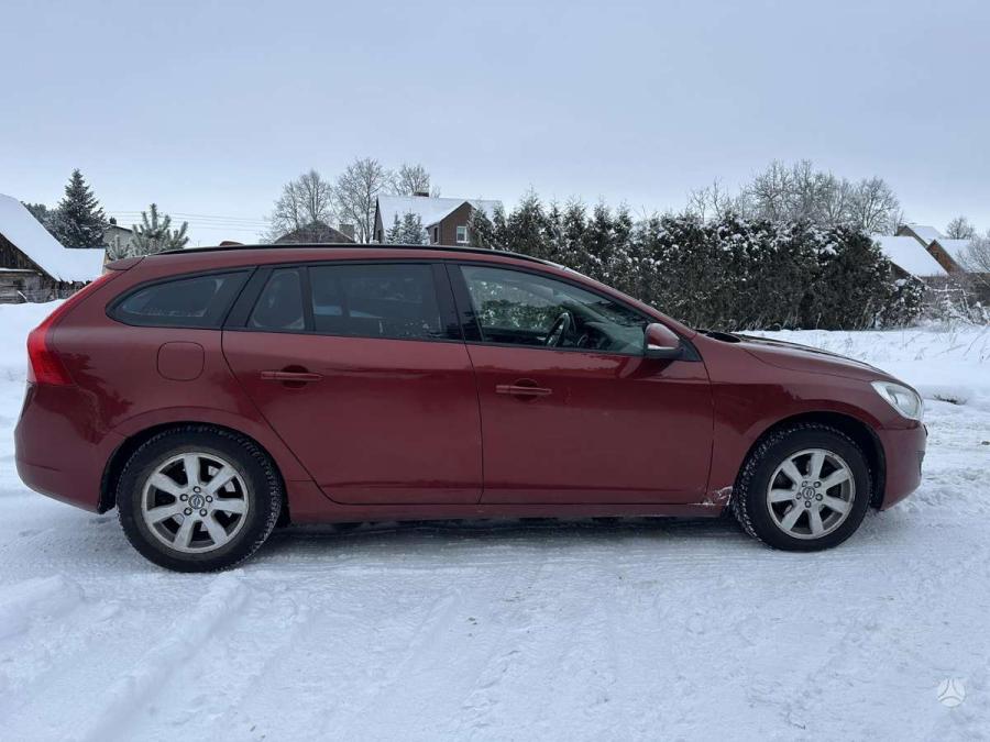 Sarkans Volvo V60 2012 Ukmergė, ar dzinēja tilpumu 1.56 L un nobraukumu 251 tūkst. km par 4990 €, foto 7 vietnē AUTOMOTO.COM.LV