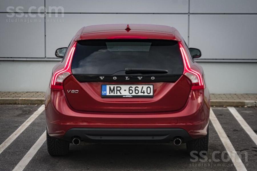 Red Volvo V60 2012 in Riga, with an engine capacity of 2.40 L and mileage of 322 thousand km for 5790 €, photo 6 on AUTOMOTO.COM.LV