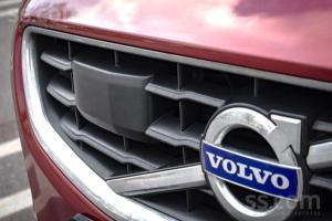 Red Volvo V60 2012 in Riga, with an engine capacity of 2.40 L and mileage of 322 thousand km for 5790 €, photo 9 on AUTOMOTO.COM.LV