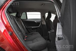 Red Volvo V60 2012 in Riga, with an engine capacity of 2.40 L and mileage of 322 thousand km for 5790 €, photo 14 on AUTOMOTO.COM.LV