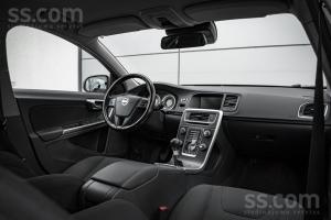 Red Volvo V60 2012 in Riga, with an engine capacity of 2.40 L and mileage of 322 thousand km for 5790 €, photo 15 on AUTOMOTO.COM.LV