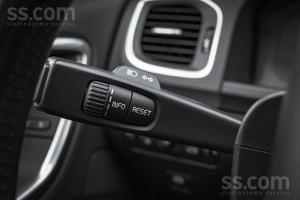 Red Volvo V60 2012 in Riga, with an engine capacity of 2.40 L and mileage of 322 thousand km for 5790 €, photo 20 on AUTOMOTO.COM.LV